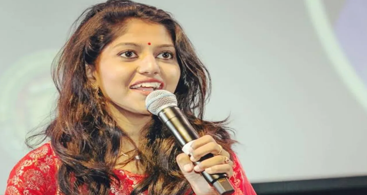 Singer Madhu Priya Lands in Controversy - RTV English